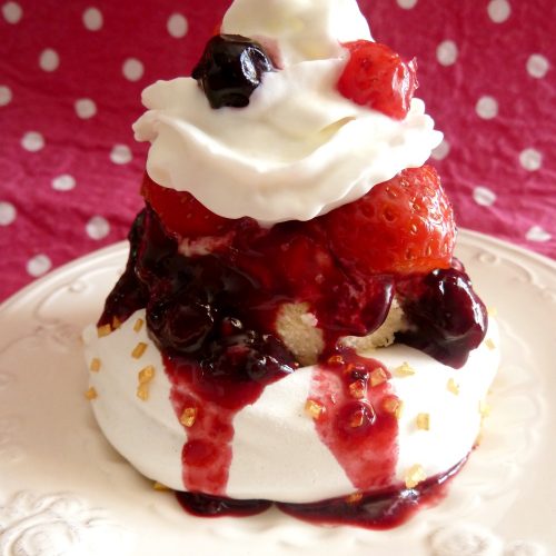 Pavlova glace vanille et fruits rouges - Rappelle toi des mets